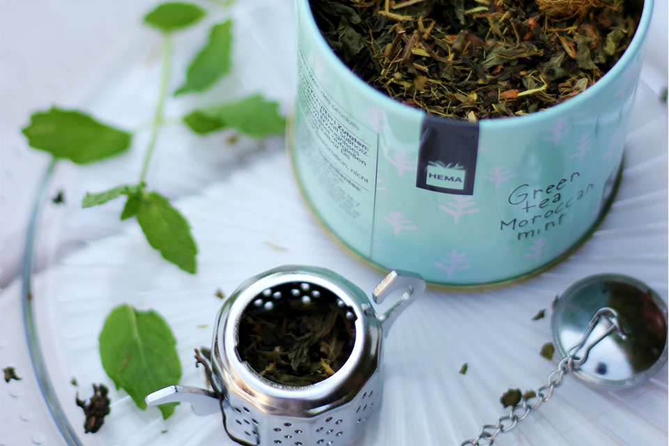 Losen Tee zubereiten – so geht’s richtig - AURESA Blog