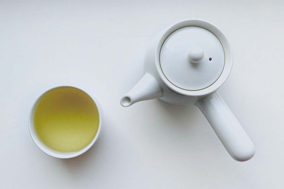 Koffein in weißem Tee – Mythen und Wahrheiten - AURESA Blog